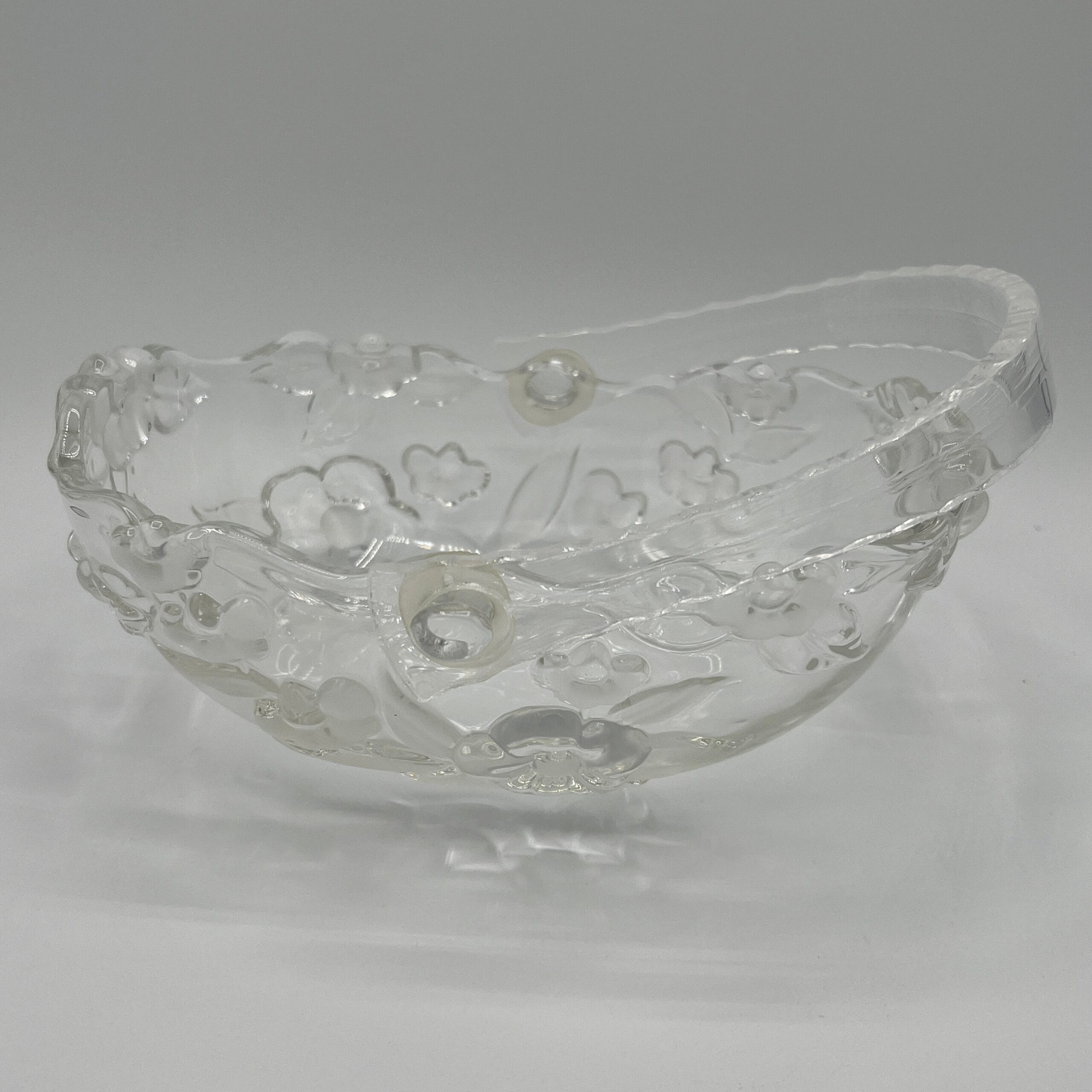 Vintage Floral Glass Basket - herhomesteadjourney.ca